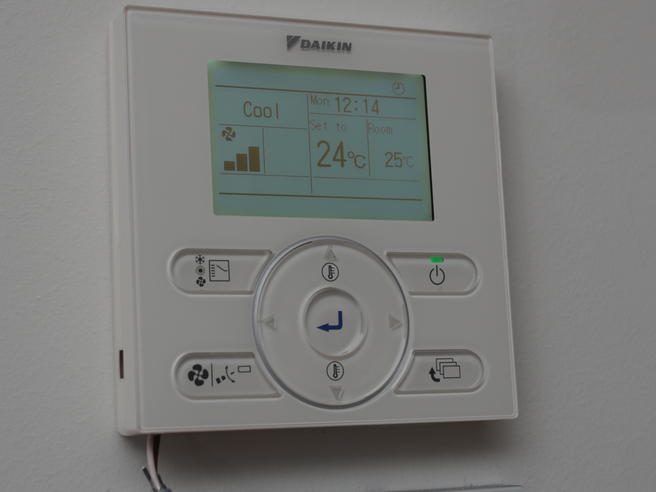 Daikin ESP32 WiFi controller | Greg Davill's Projects