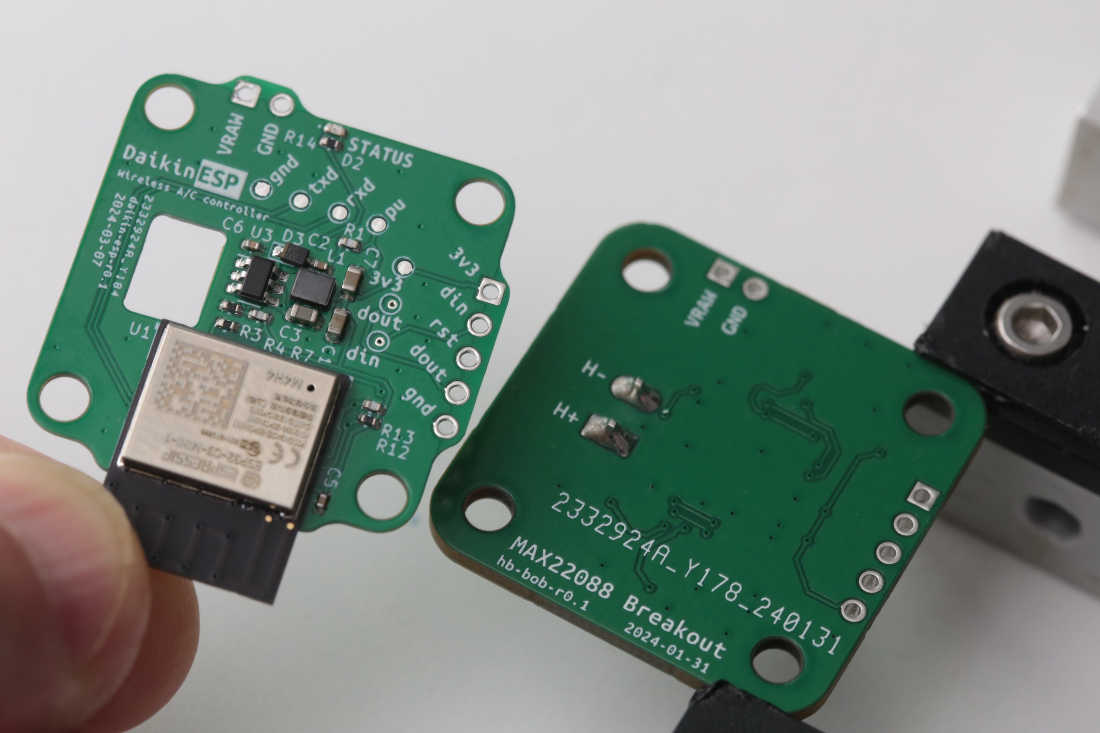 Daikin ESP32 WiFi controller | Greg Davill's Projects